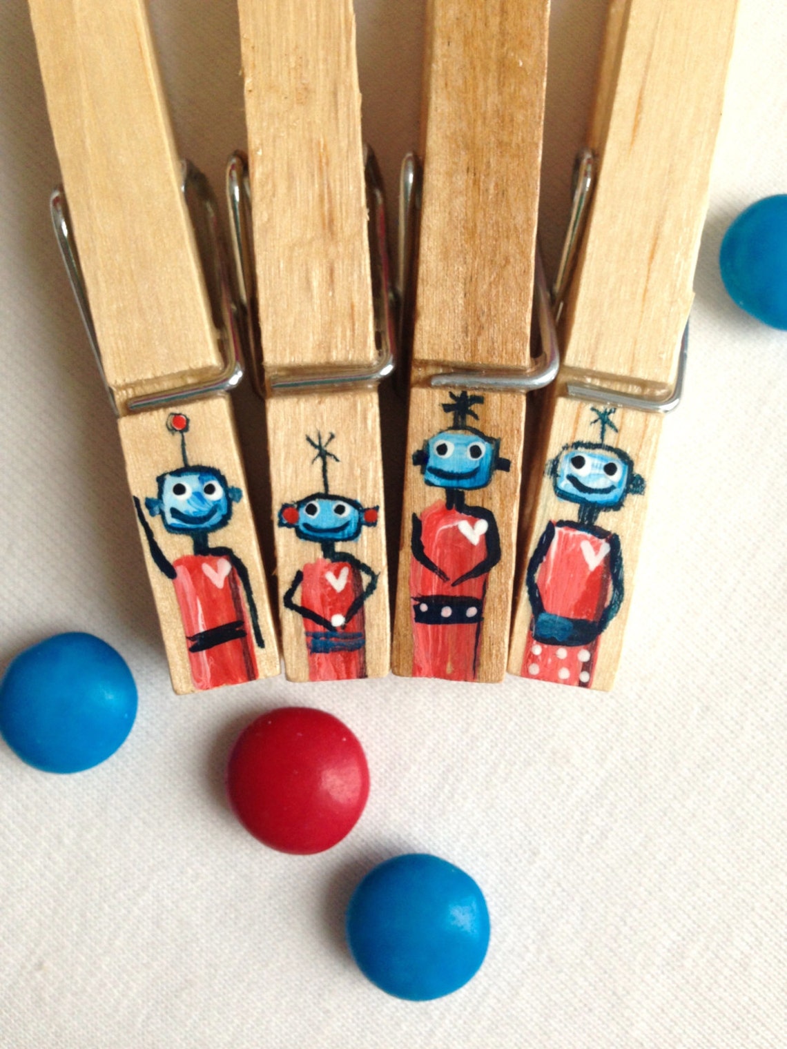 ROBOT FAMILY Hand Painted Magnetic Clothespin Pegs Retro Robot | Etsy