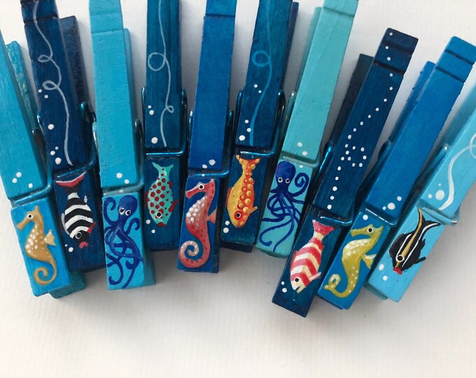 OCEAN THEMED CLOTHESPINS Turquoise Blue Hand Painted Magnetic Fish ...