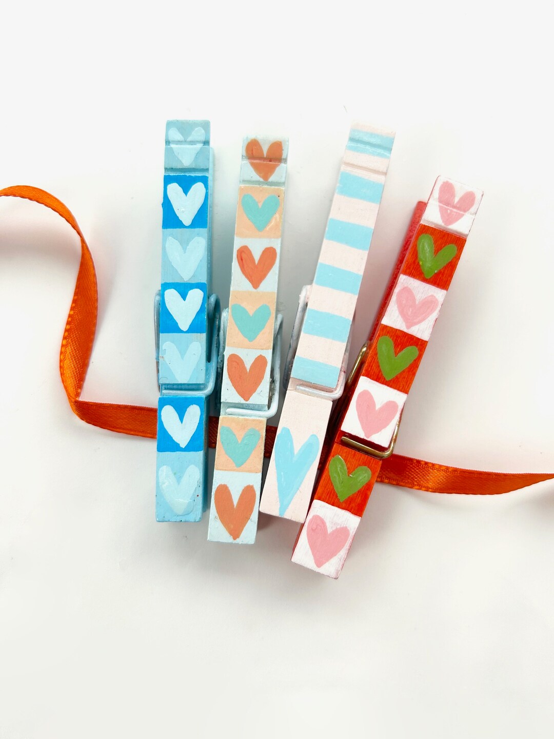 HEART CLOTHESPINS Hand Painted Clothespin Magnet Valentine Table Decor ...