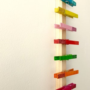 CLOTHESPIN Display Rack Hand Painted Glitter Clothespin Photo Holder ...