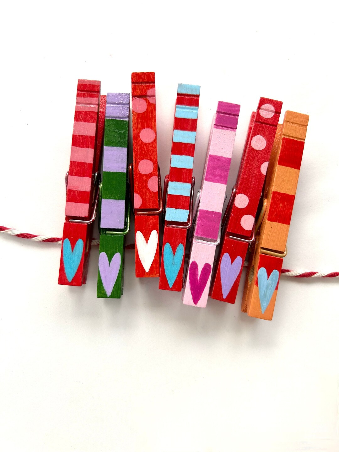HEART CLOTHESPINS Hand Painted Clothespin Magnet Valentine Table Decor ...