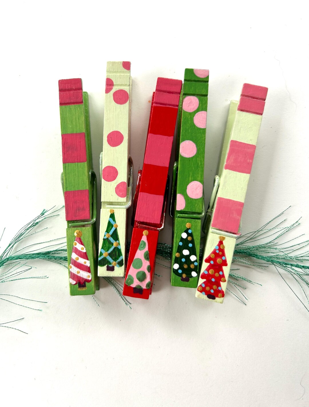 Christmas Clothespins Hand Painted Magnetic Christmas Tree Clothespins ...