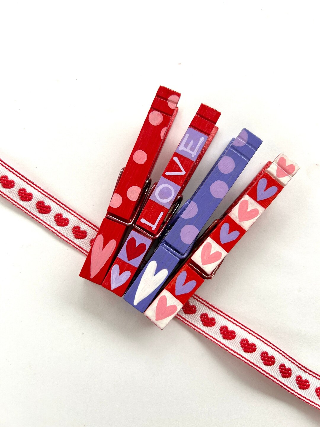 HEART CLOTHESPINS Hand Painted Clothespin Love Magnet Valentine Table ...