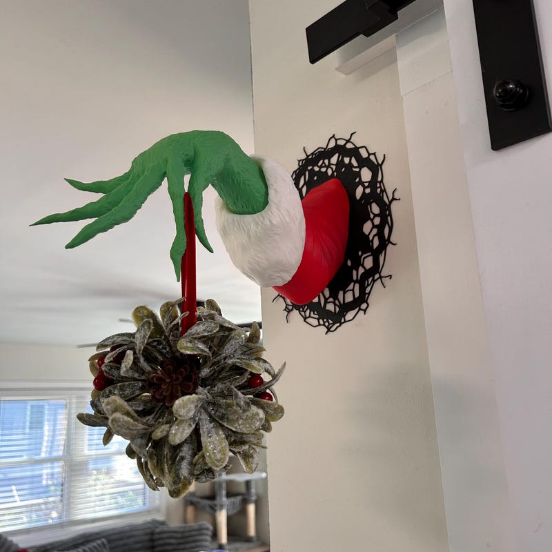 Grinch Mistletoe Design - Etsy