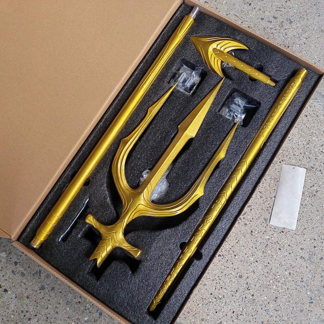 Aquaman Justice League Trident Three Point Gold Trident Cosplay Metal ...