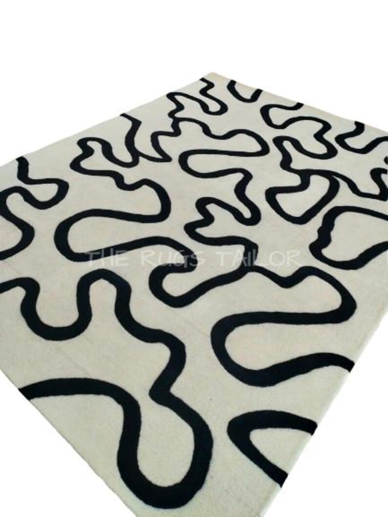 Modern Abstract Black Line Art Rug | Minimalist Curvy Pattern Carpet ...