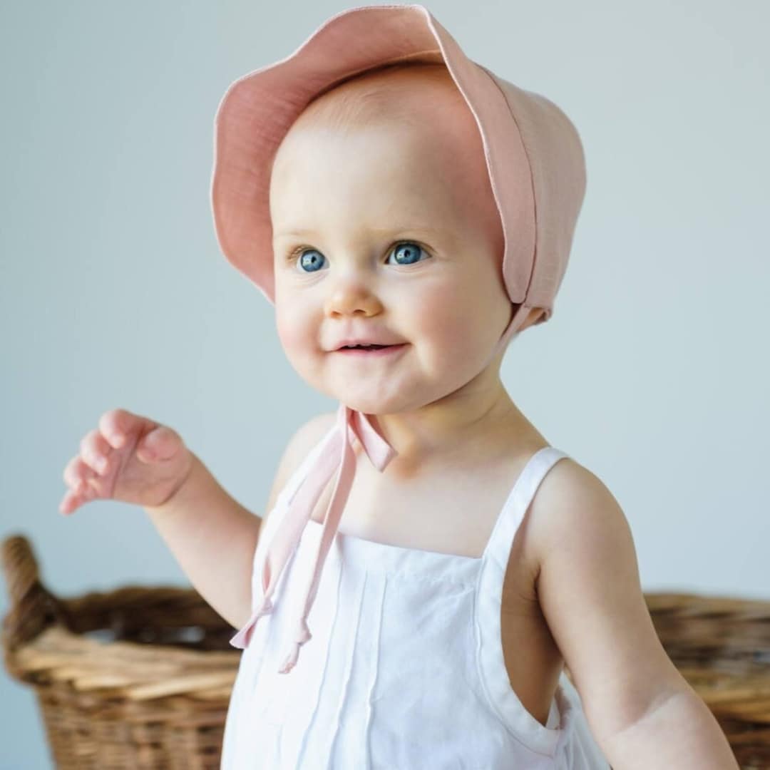 Baby Bonnet in Pink Linen// Scallop Edge Sun Bonnet// Handmade Linen ...
