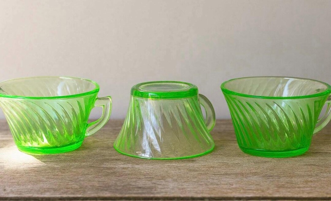 Vintage Uranium Glass Swirl Cups. Set of 3 Green Depression Glass ...