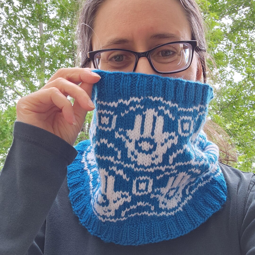 Knitting Pattern PDF - Sophia Hamsa Cowl - Jewish - Etsy