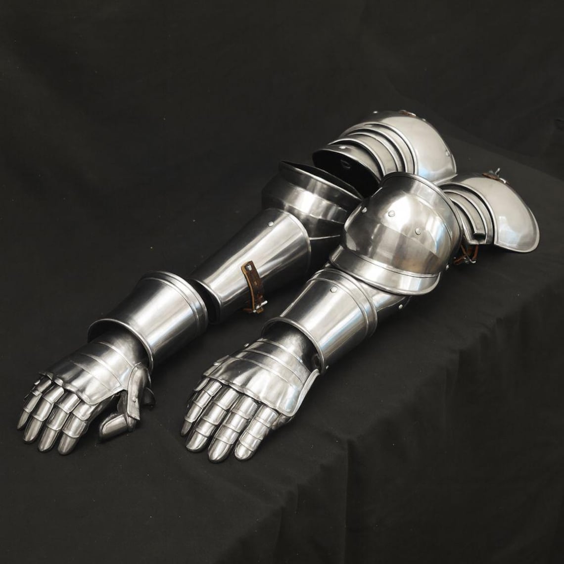 Medieval Steel Arm Armor With Gauntlets: LARP Cosplay Knight Gear - Etsy