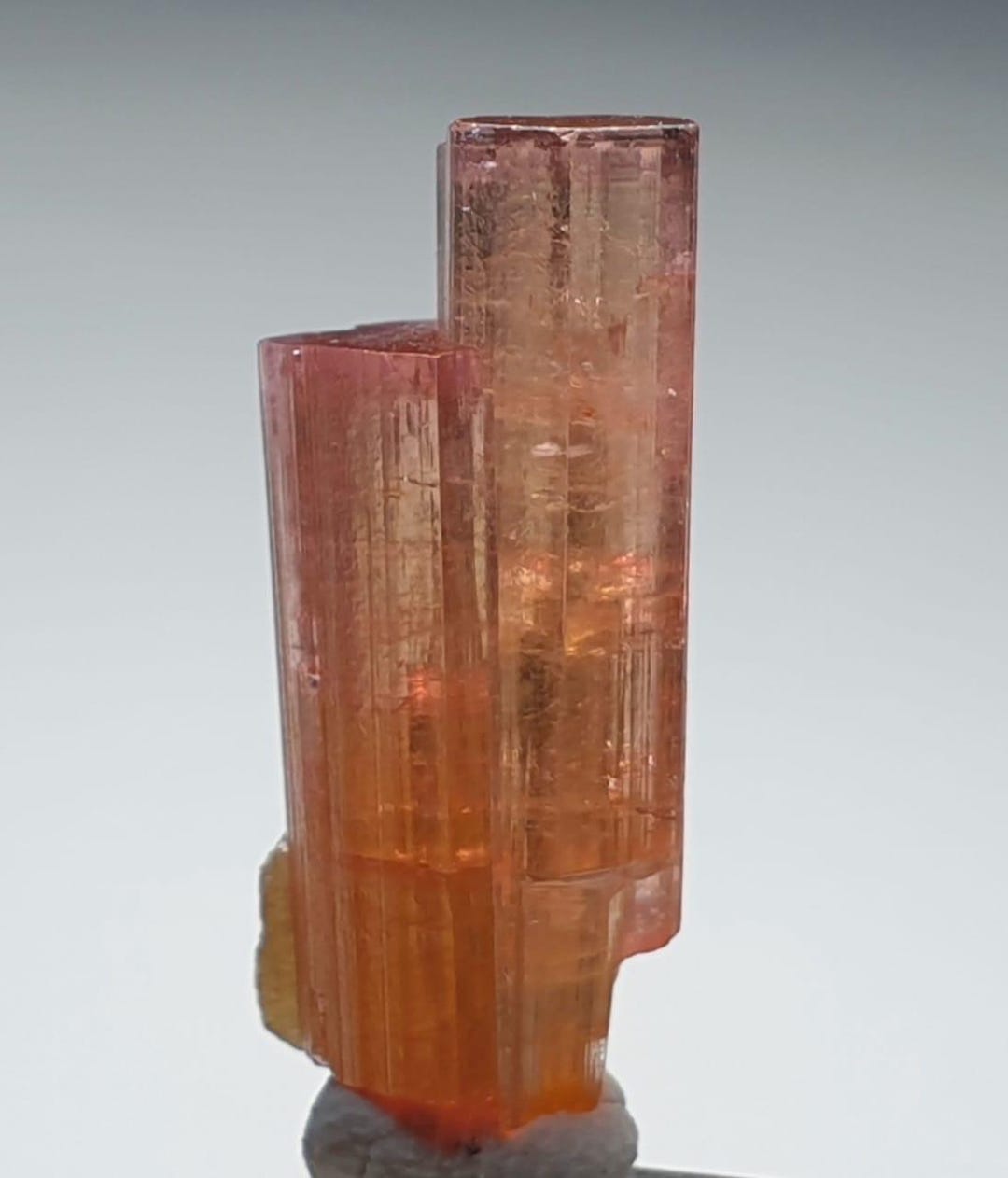 Cristallo di tormalina rosa dell'Afghanistan, due uno, 13,05 carati ...