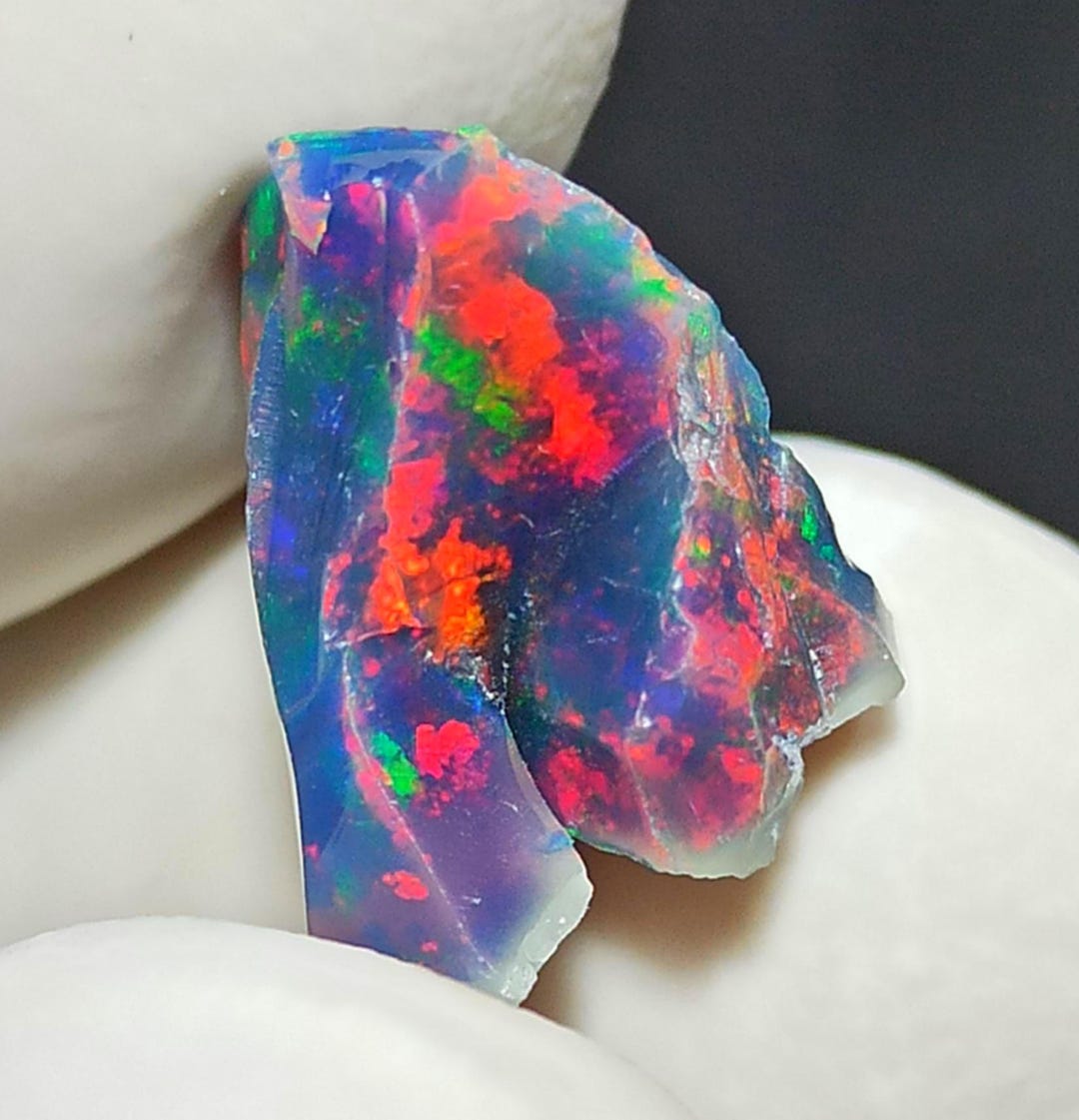 4.25 Cts Dyed Black Ethiopian Opal Rough: Loose Gemstone ( 15x10x8 MM ...