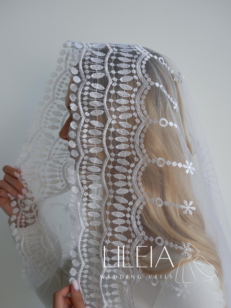 Chapel Veil, Catholic Mantilla Veil, Lace Mantilla Veil, Ivory Chapel ...