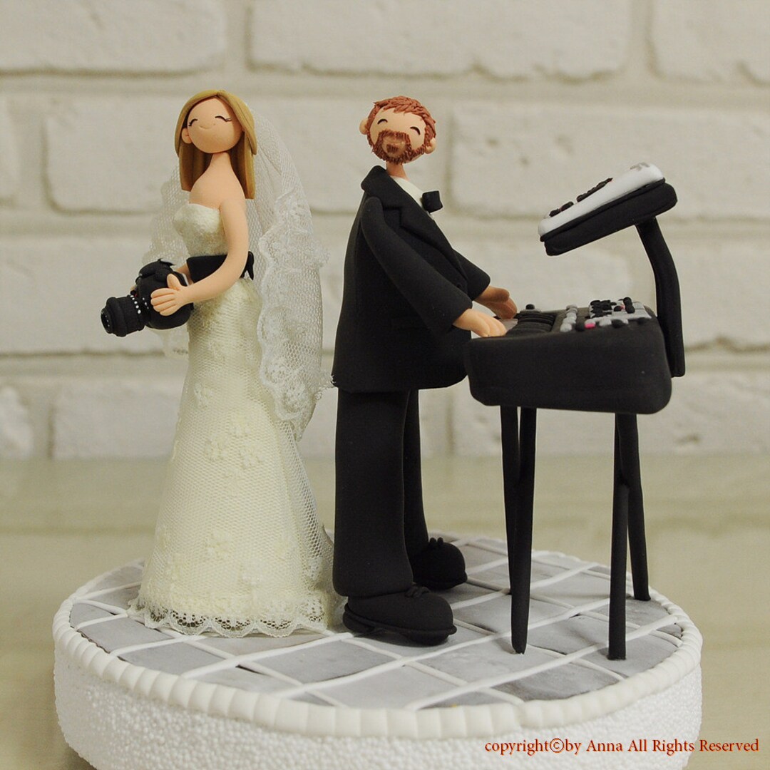 Custom Cake Topper -musician, Photographer Couple- - Etsy