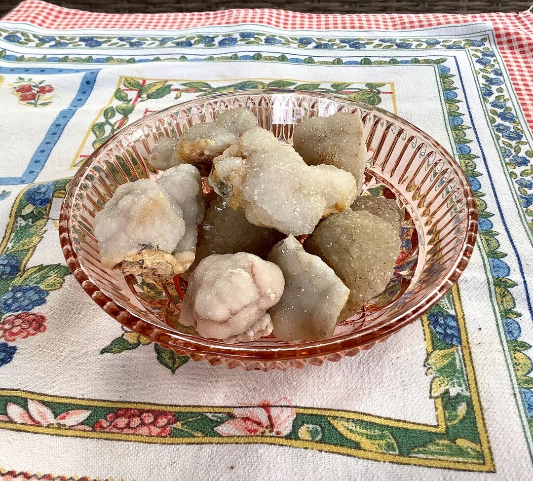 Curated Druzy Quartz Sampler W/ Vintage Dish & Table Linen - Etsy