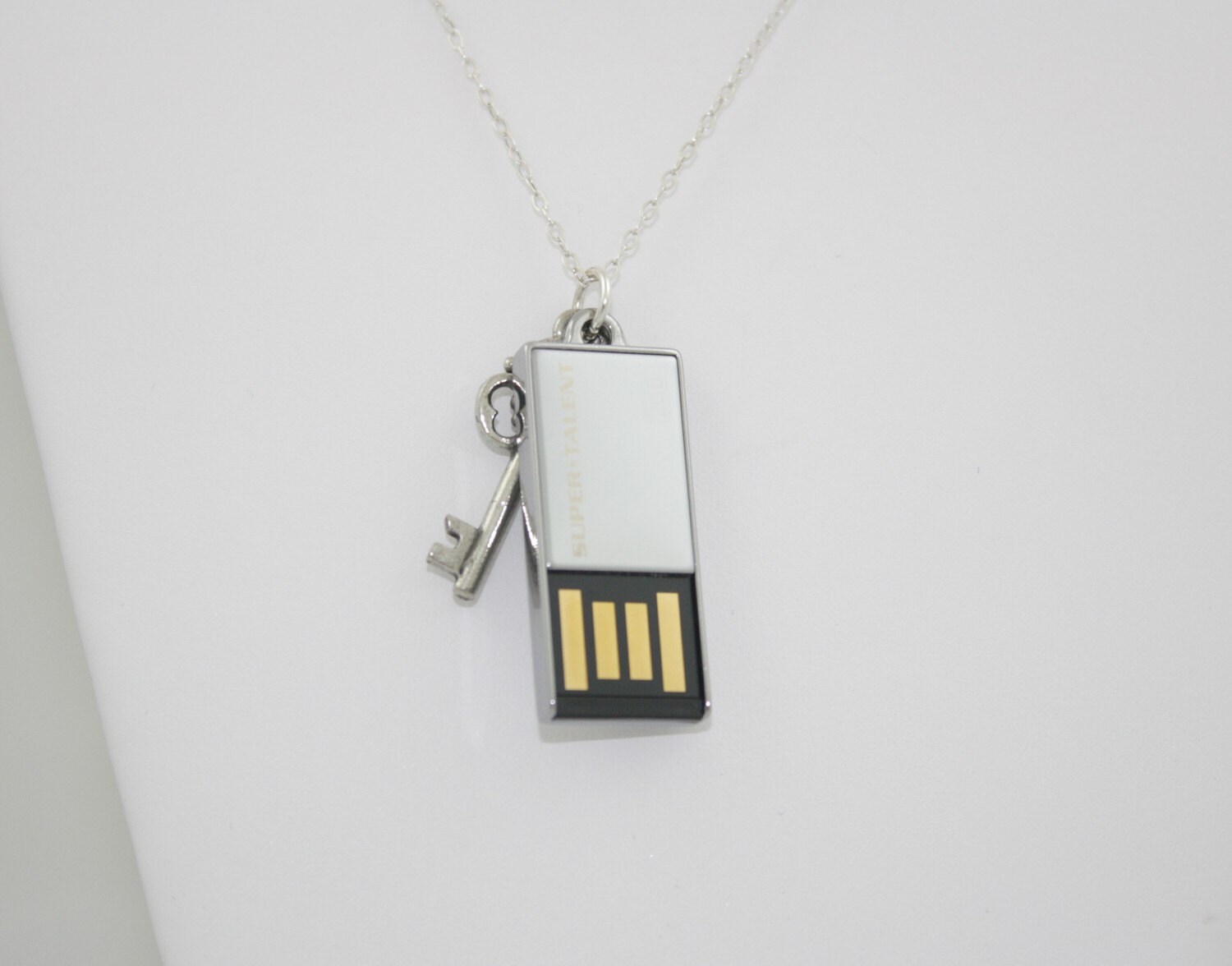 8GB USB Memory Silver Necklace - Etsy UK