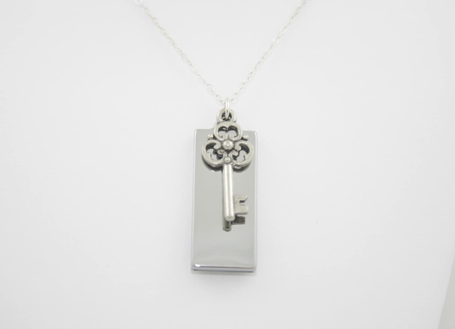 2GB USB Memory Silver Necklace - Etsy