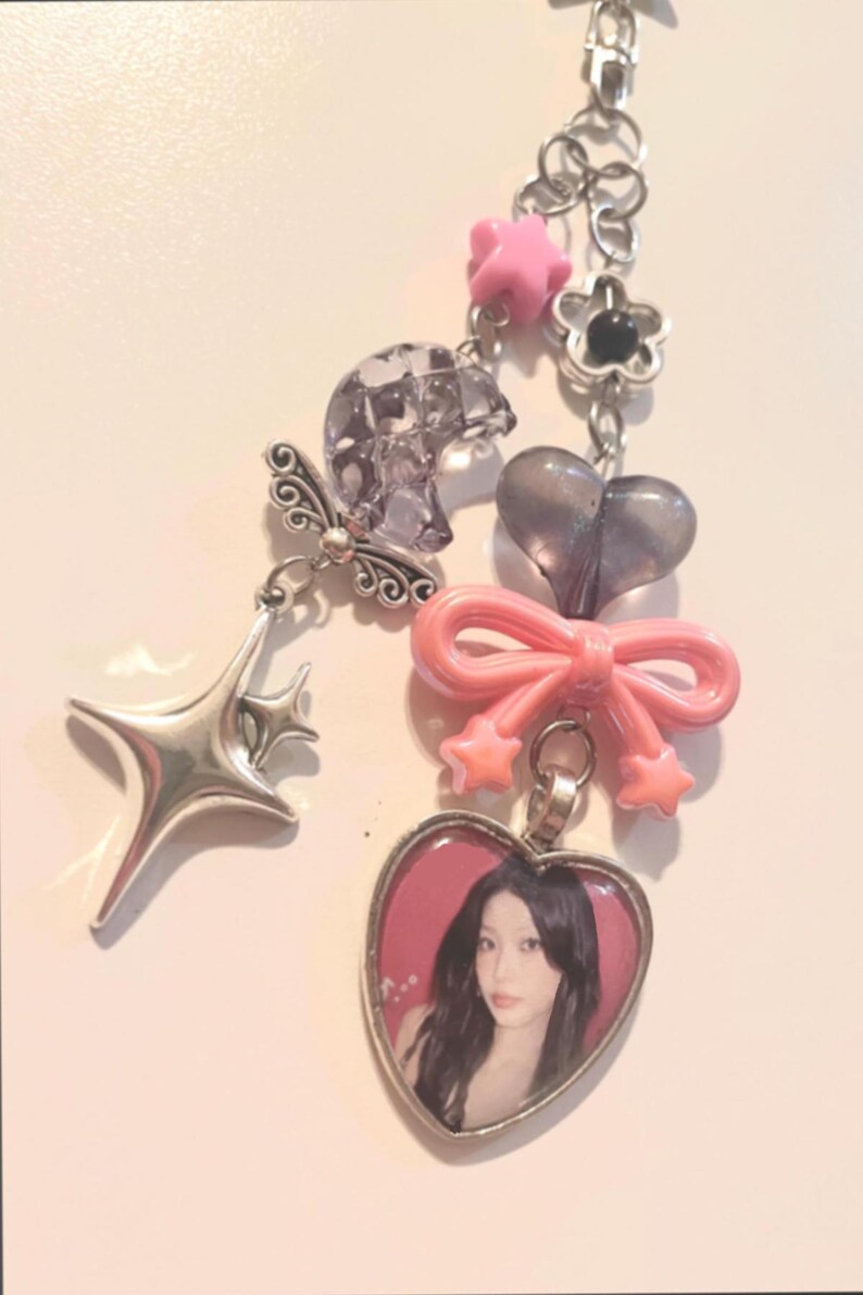 Handmade KATSEYE Kpop Idol Inspired Star Bag Charm Keychains! - Etsy