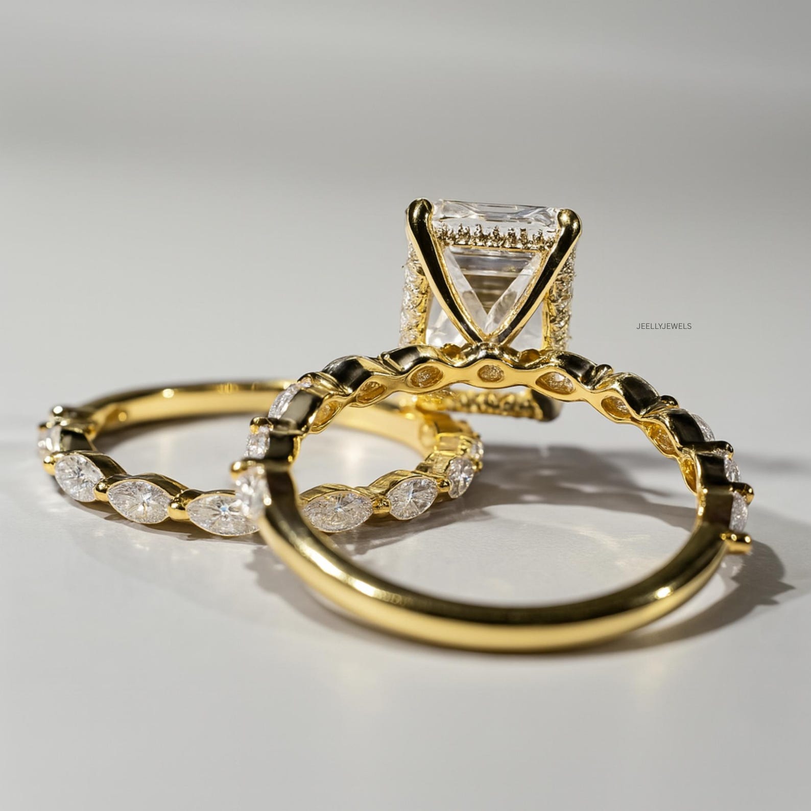 Conjunto nupcial de oro con anillo de compromiso de moissanita talla ...