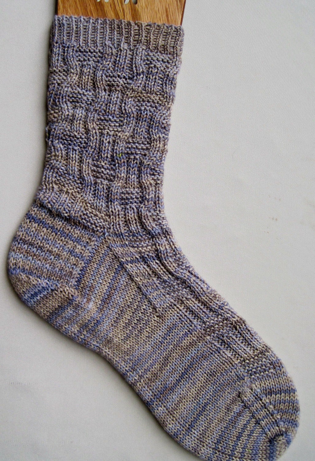 Knit Sock Pattern: Easy Eccentric Ribbing Knitted Sock Pattern - Etsy