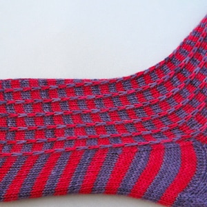 Knit Sock Pattern: Easy Two Color Mismatched Socks Knitting Pattern - Etsy
