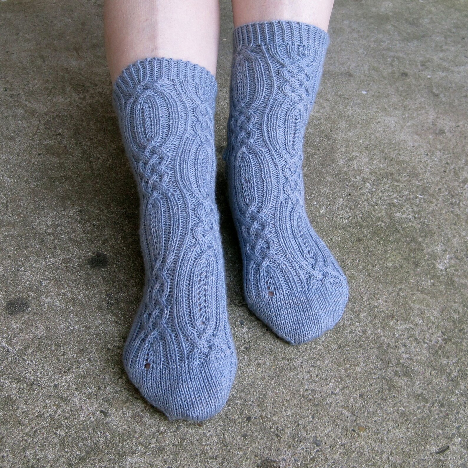 Elkridge Cabled Socks Knitting Pattern (PDF Pattern) - Etsy