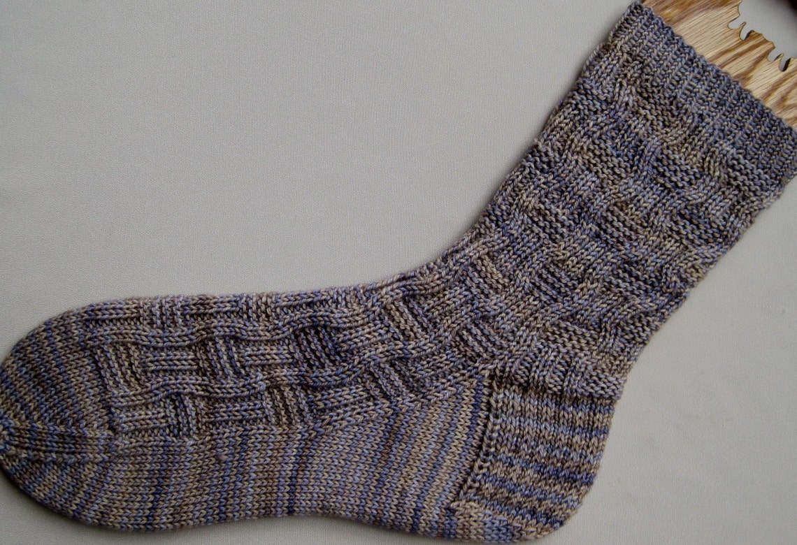 Knit Sock Pattern: Easy Eccentric Ribbing Knitted Sock Pattern - Etsy