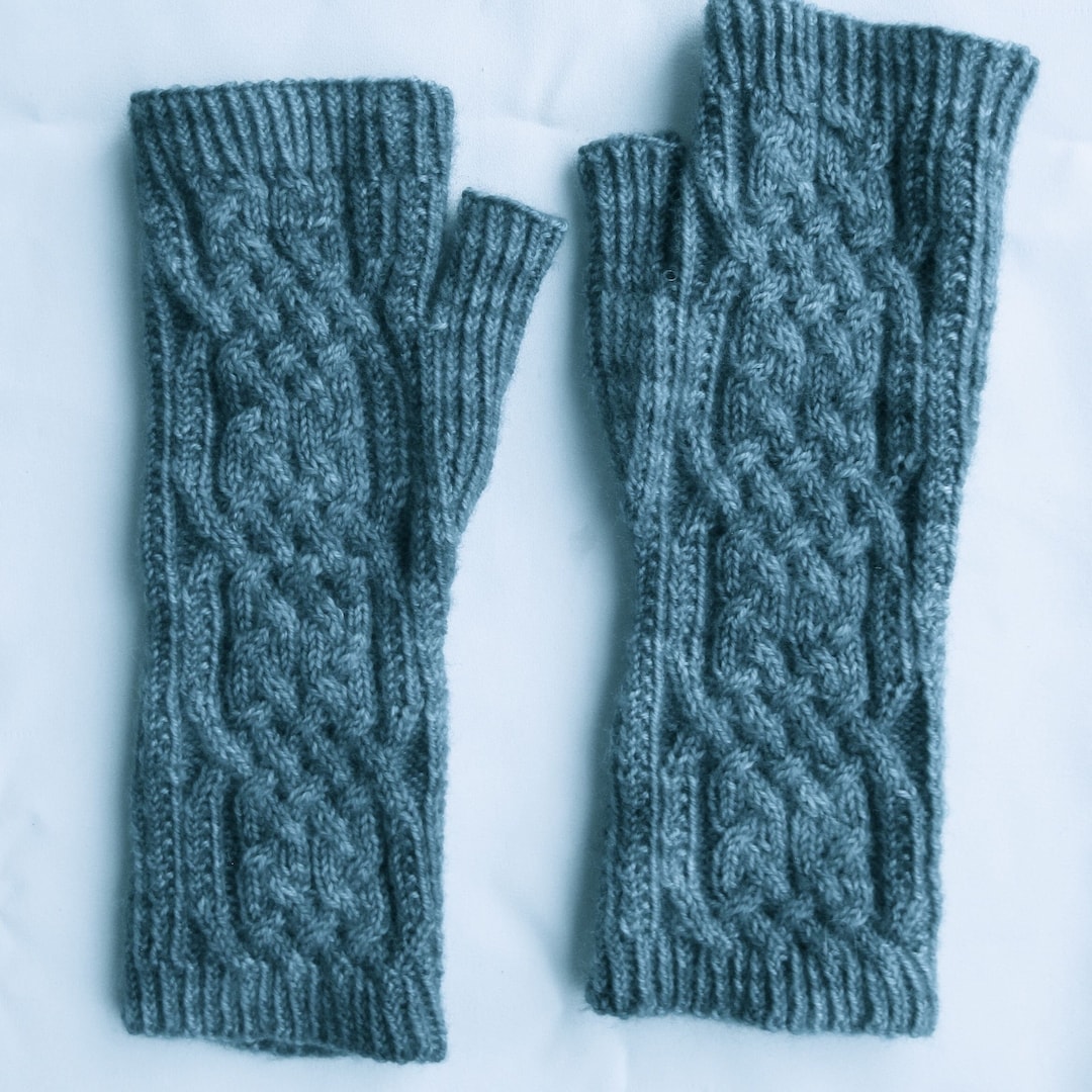 Cabled Fingerless Mitts Knitting Pattern: Le Seul Design (PDF Pattern ...