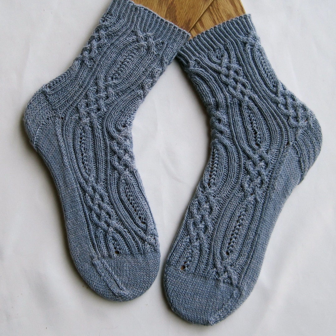 Elkridge Cabled Socks Knitting Pattern (PDF Pattern) - Etsy