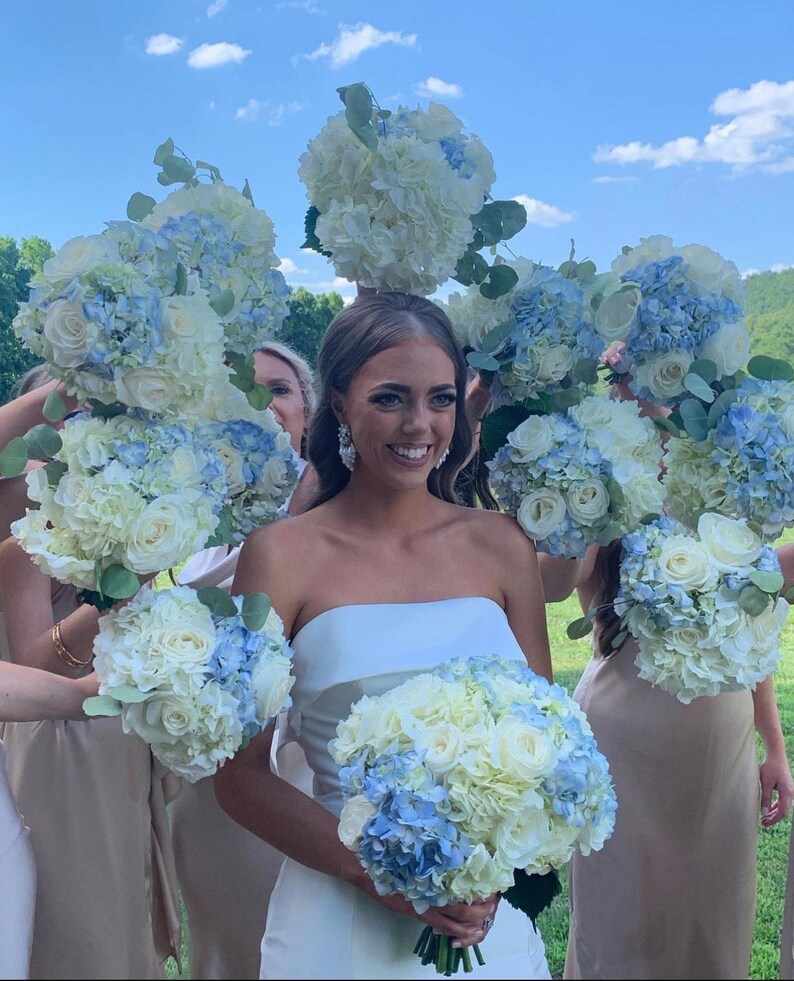 DIY Floral Design Guide: Blue and White Hydrangeas - Etsy