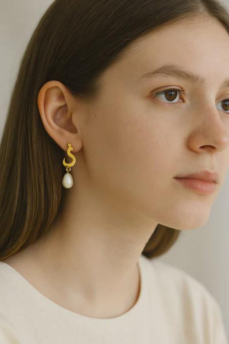 Arabic Calligraphy Earrings With White Pearl Drop – Personalized Gold ...