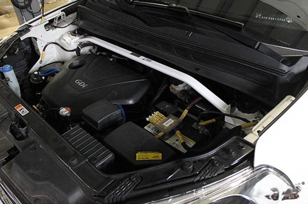 Ultra Racing 2-point Front Strut Tower Bar for Kia Soul (AM) 1.6 GDI ...