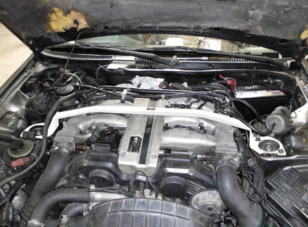 Ultra Racing 2-point Front Strut Tower Bar for Nissan Fairlady (300ZX ...