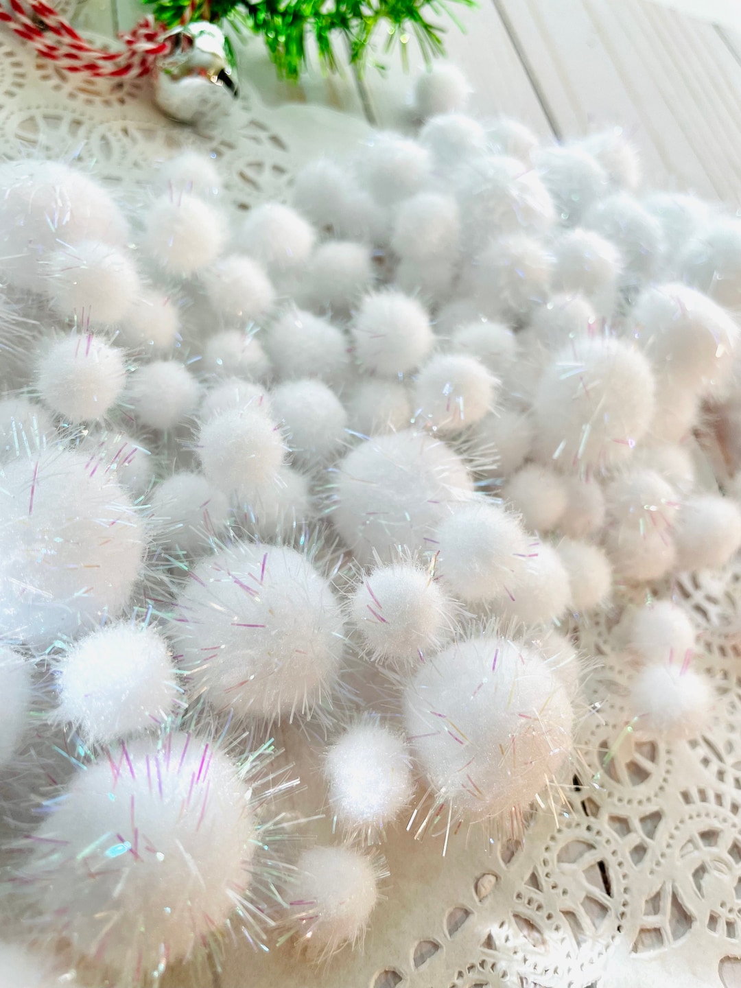 100 White Iridescent Tinsel Pom Poms Christmas Balls 2 Sizes Small ...