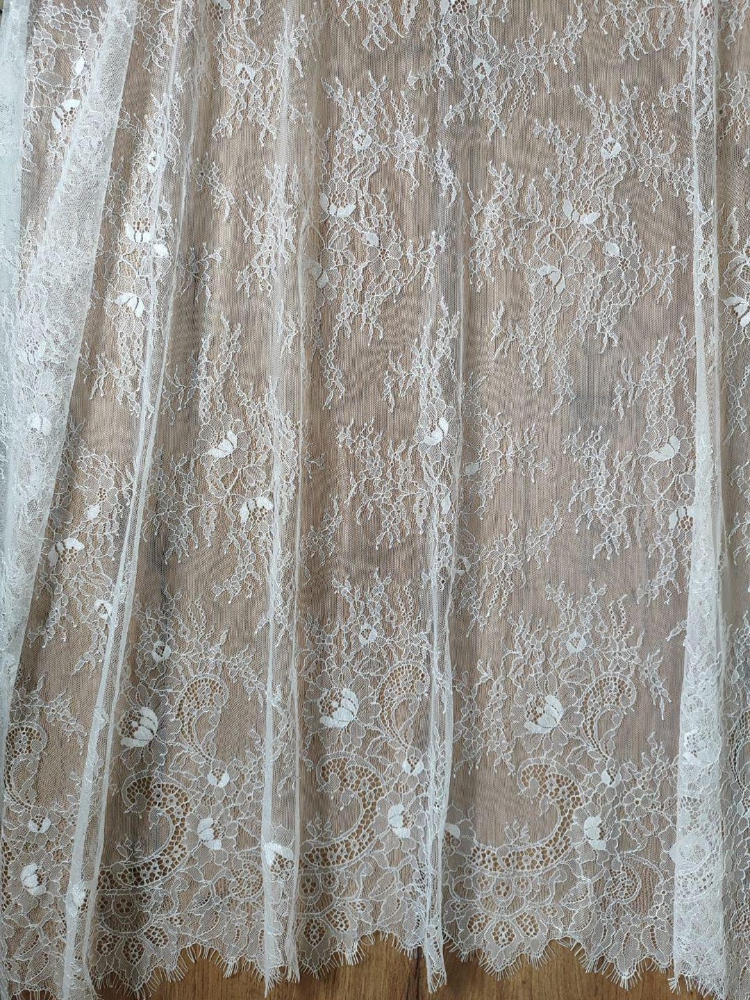 Schãne Franzãsische Spitze Meterware Bild