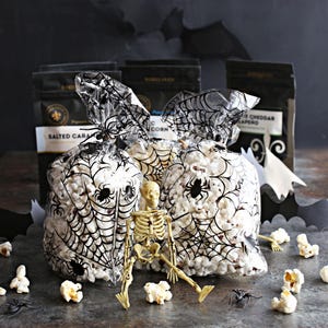 Deluxe Scary Movie Popcorn Gift Set – Gourmet Seasonings + Kernels ...