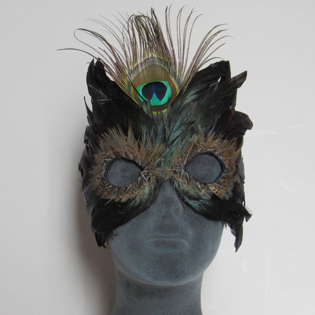 Iridescent Wildly Wicked Elegant Feather Mask for Fun and Fantasy ...