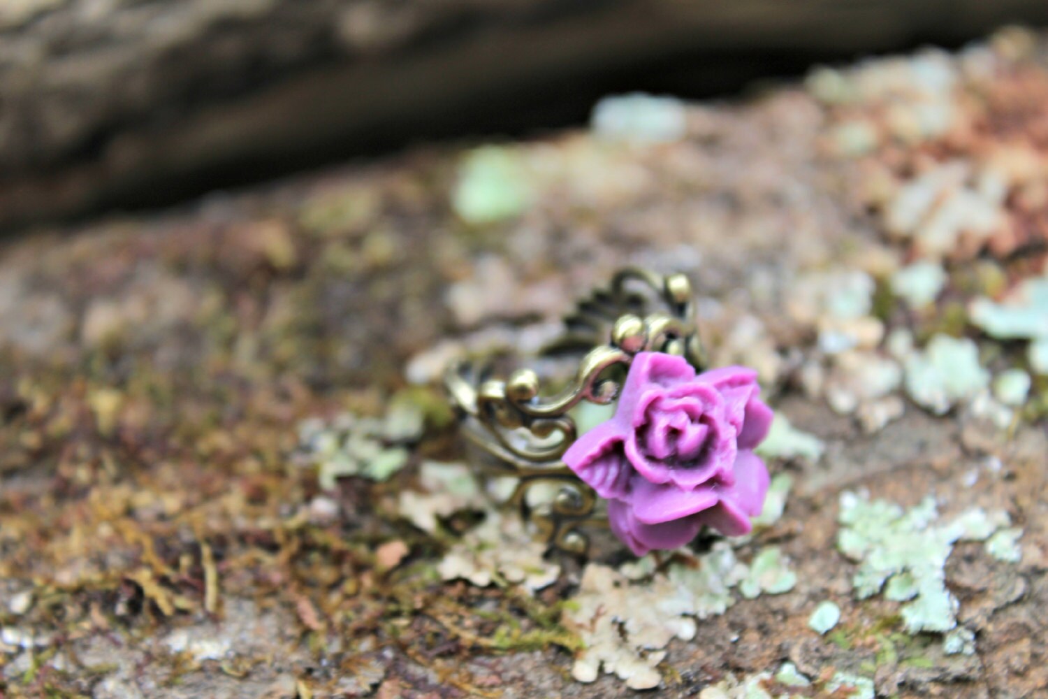 Mediano Crocus Purple Antique Brass Filigree Ring - Etsy