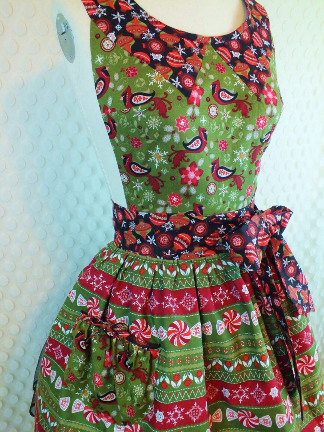Christmas Kitchen Apron - Bon Bon Candy - Etsy