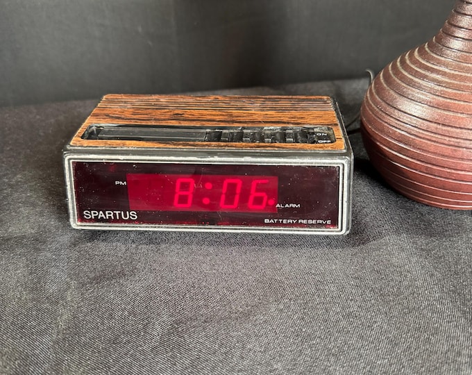 Vintage Spartus Digital Alarm Clock - Etsy