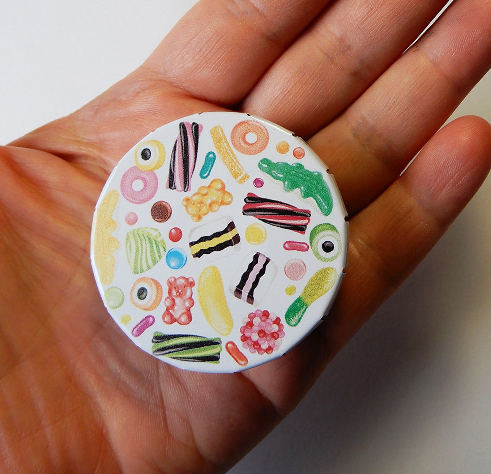 Illustrated Metal Click-clack Box, Candy/pill Box, Chewing Gum/pocket ...