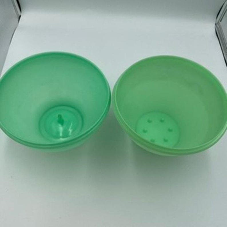 Vintage Tupperware Super Crip-it Lettuce Keeper & Republic Freezette ...