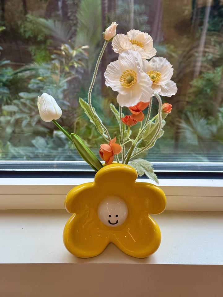 Smiley Face Flower Vase, Funky Ceramic Vase, Yellow Floral Centerpiece ...