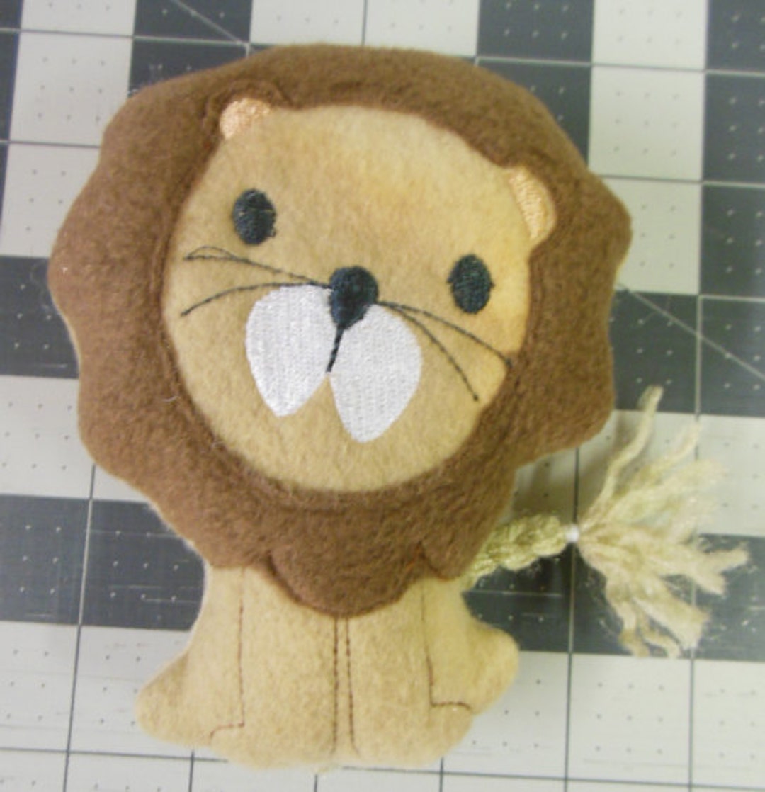 Lion Stuffie ( in the Hoop) - Etsy