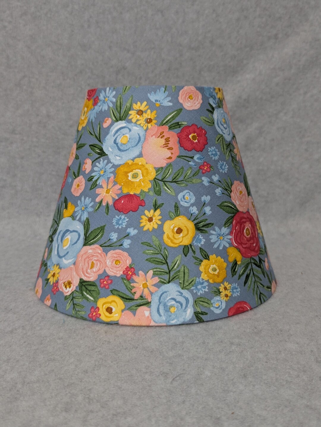 Vintage Flower Boquet Lamp Shade. Classic. Soft Colored. Red. Blue ...