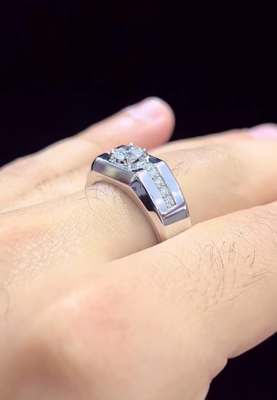 Luxury Men’s Solid Gold Ring Featuring Brilliant Lab-grown Diamond(cvd ...