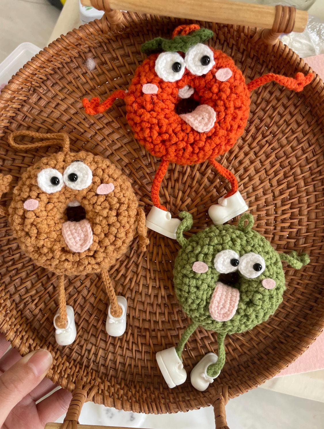 Crochet Cookie Keychain Pattern | Crochet Chips Ahoy Keychain ...