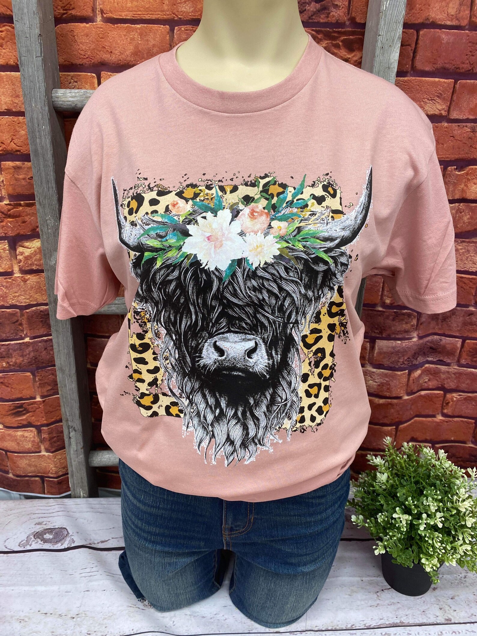 Highland Cow Cute Cow Graphic Tee Shaggy Cow Tee Farm T-shirt Cowgirl ...