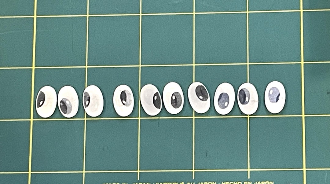 Vintage Lenticular Animation Motion Eyes Oval Blinking Flicker Doll ...