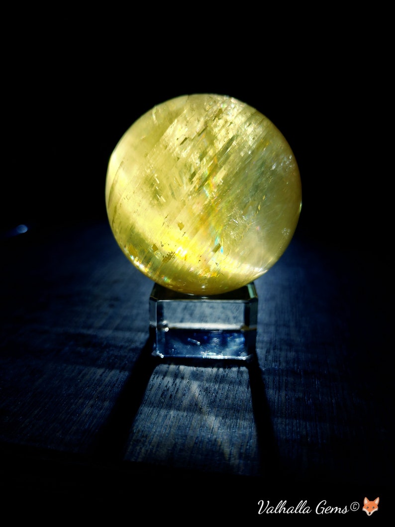 High Quality Golden Honey Calcite Sphere With Chatoyant Asterism Star ...